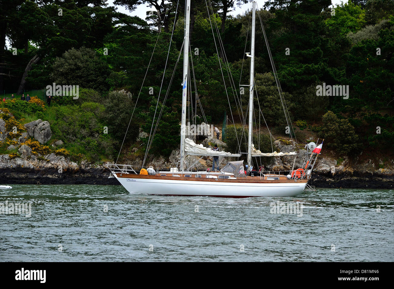 Phébus : yawl (Rig : ketch marconi), near Port Anna, during maritime ...