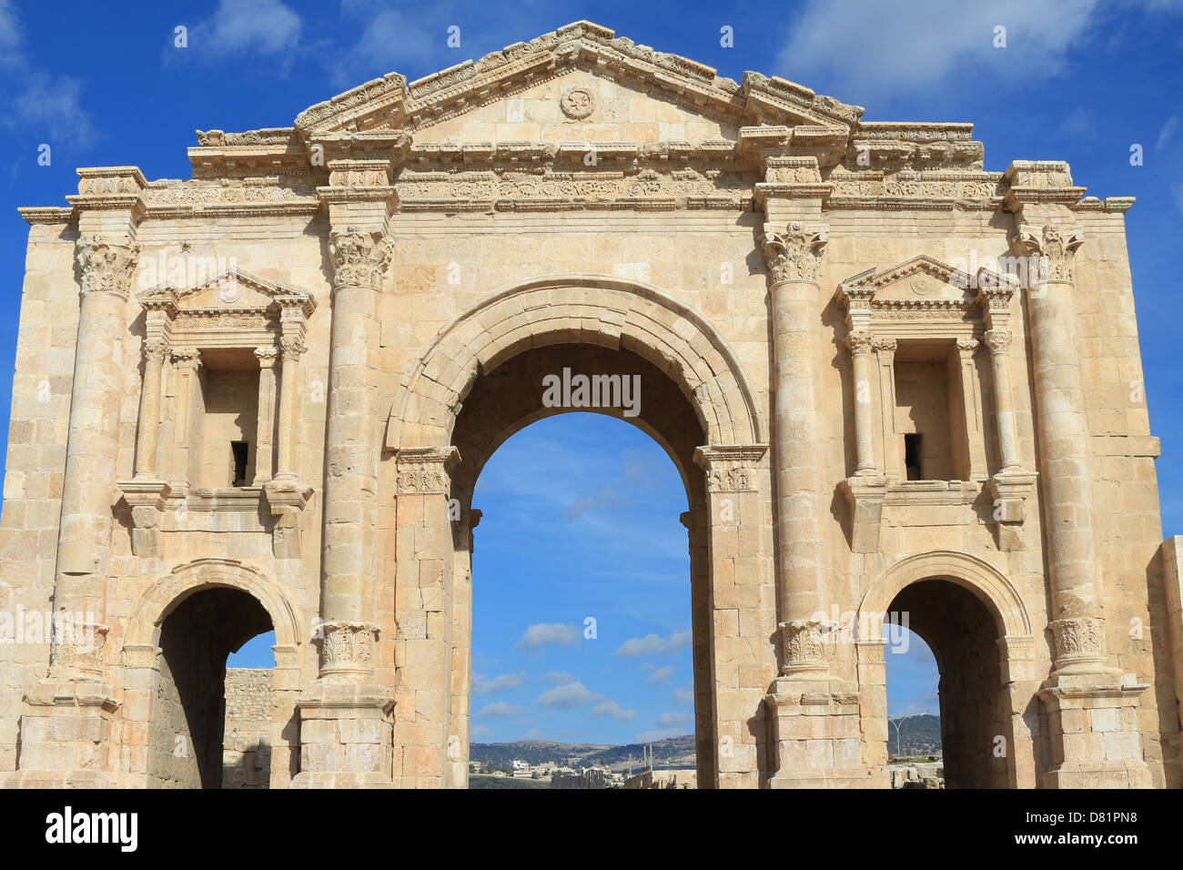 Jerash jordan arch hadrian hi-res stock photography and images - Alamy