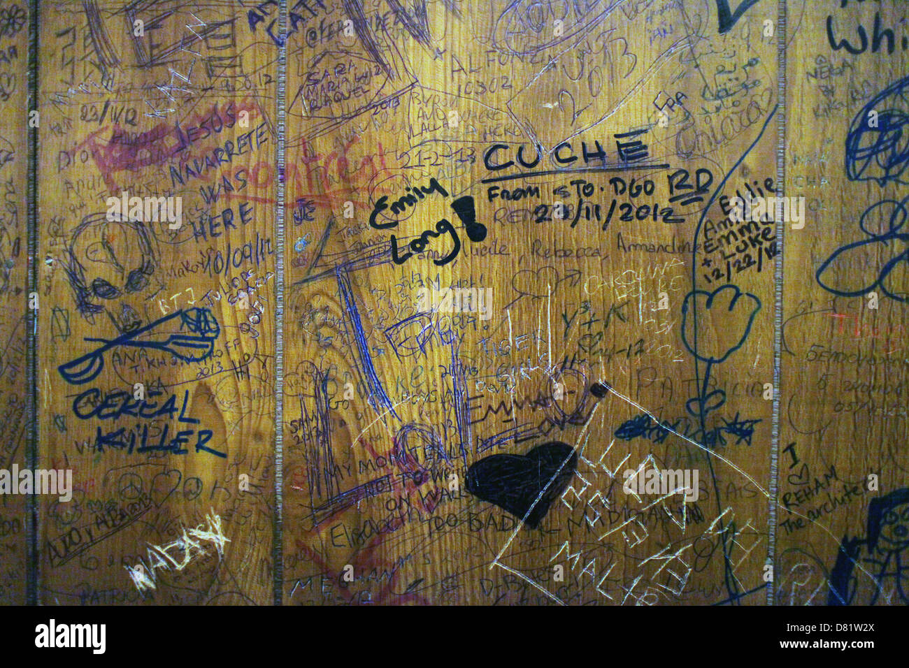 graffiti on wooden wall inside burger bar New York Stock Photo - Alamy