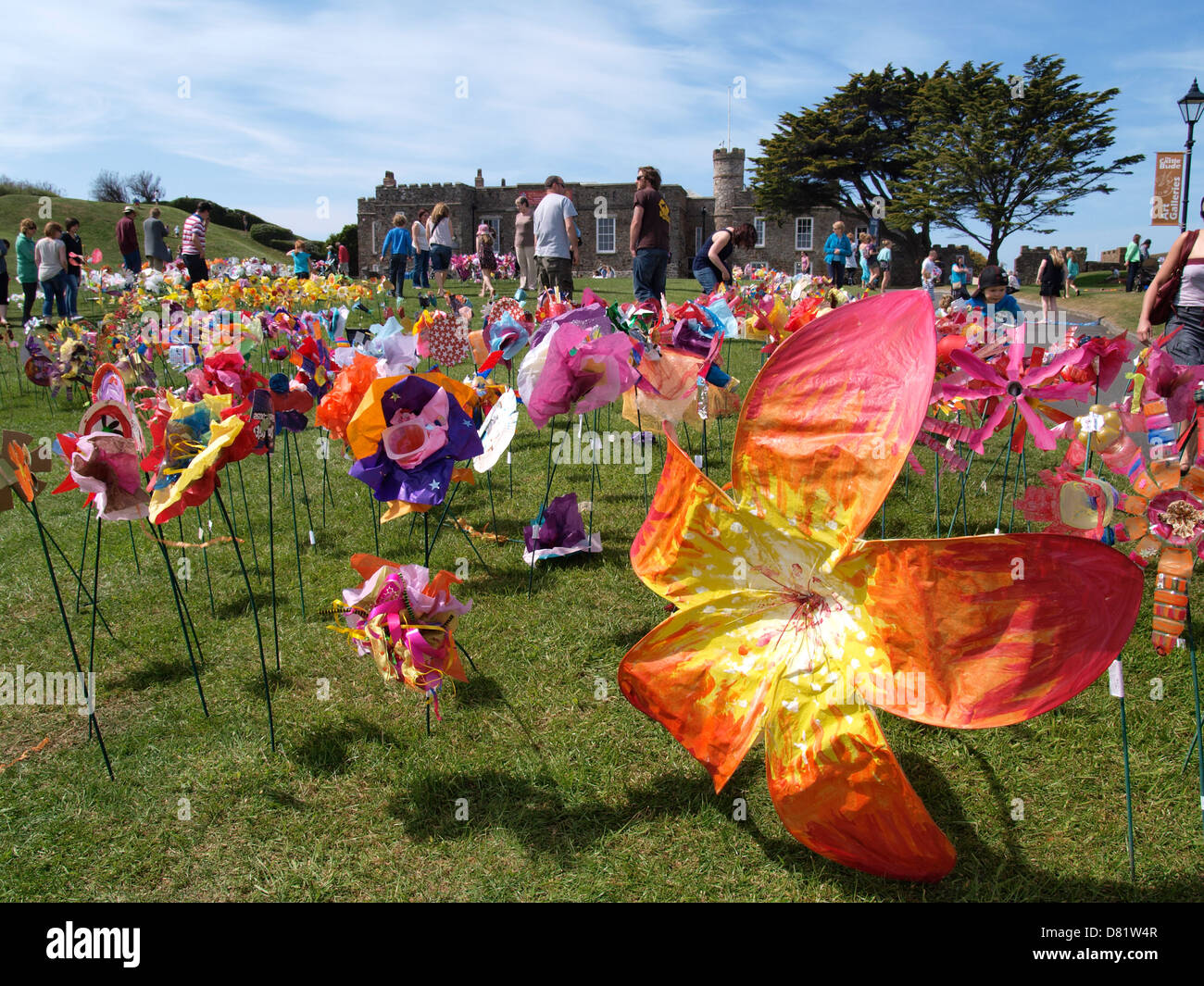 School display craft hi-res stock photography and images - Alamy
