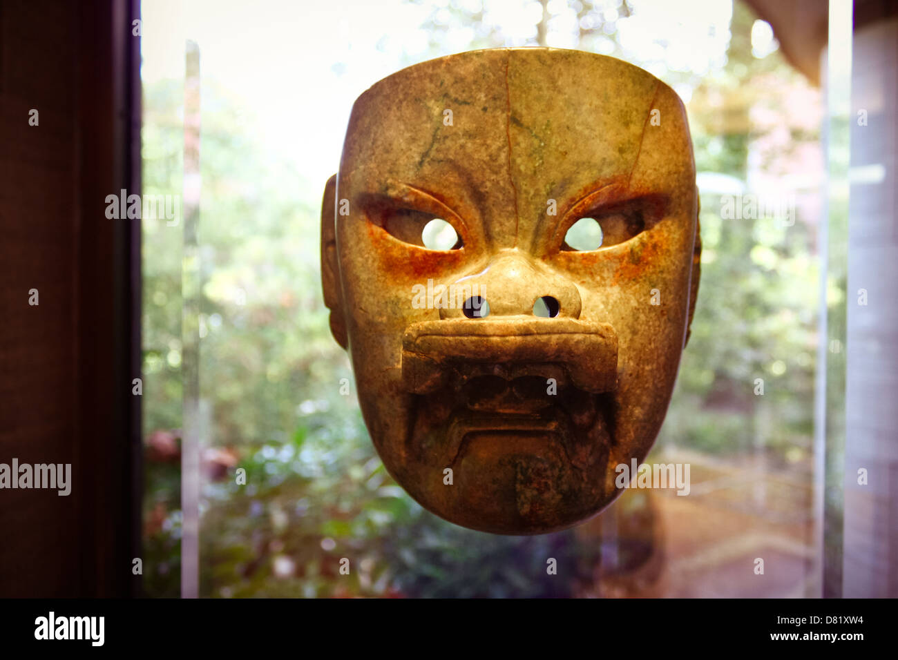 Pre columbian mask hi-res stock photography and images - Alamy