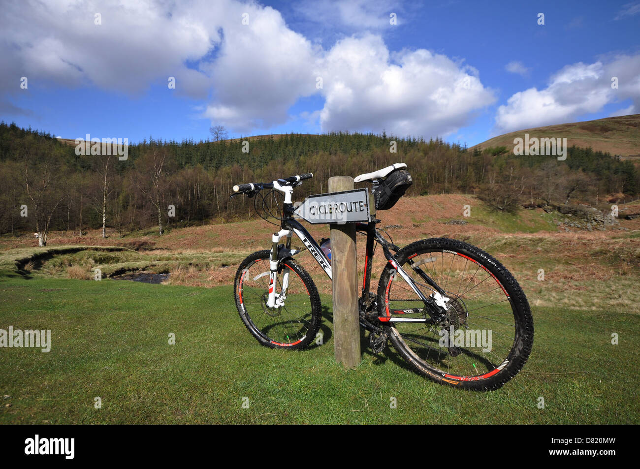 Cycle route signpost Stock Photo - Alamy