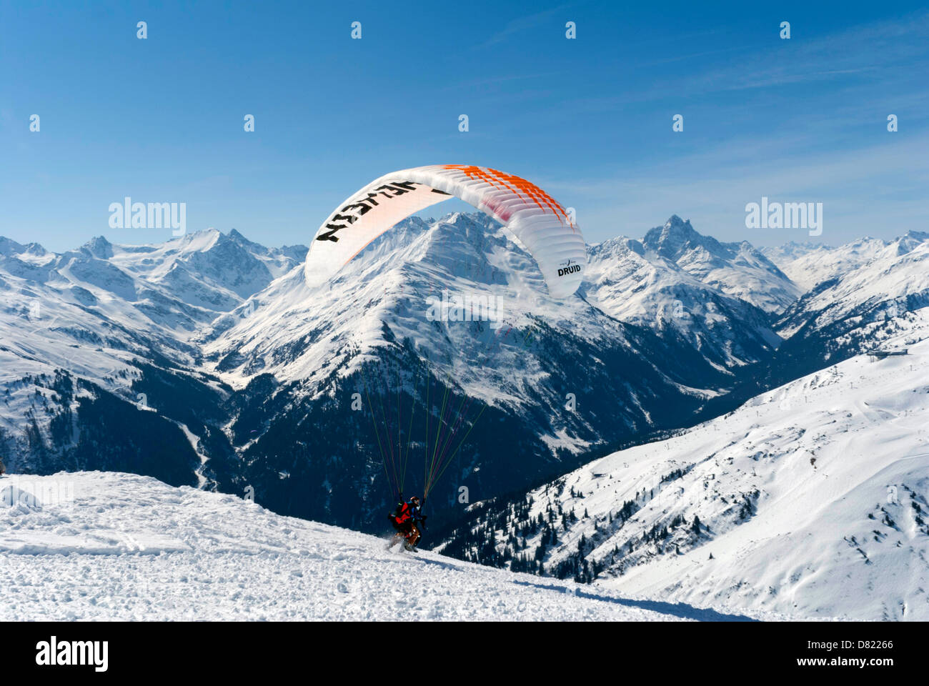 Tandem paragliding austria hi-res stock photography and images - Alamy