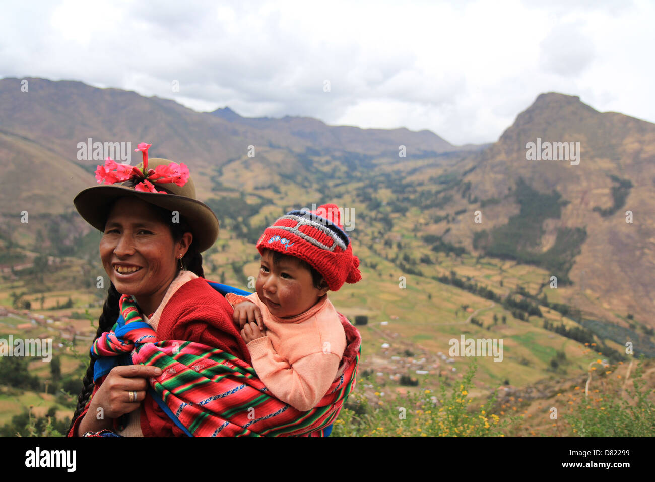 Quechua weaver hi-res stock photography and images - Alamy