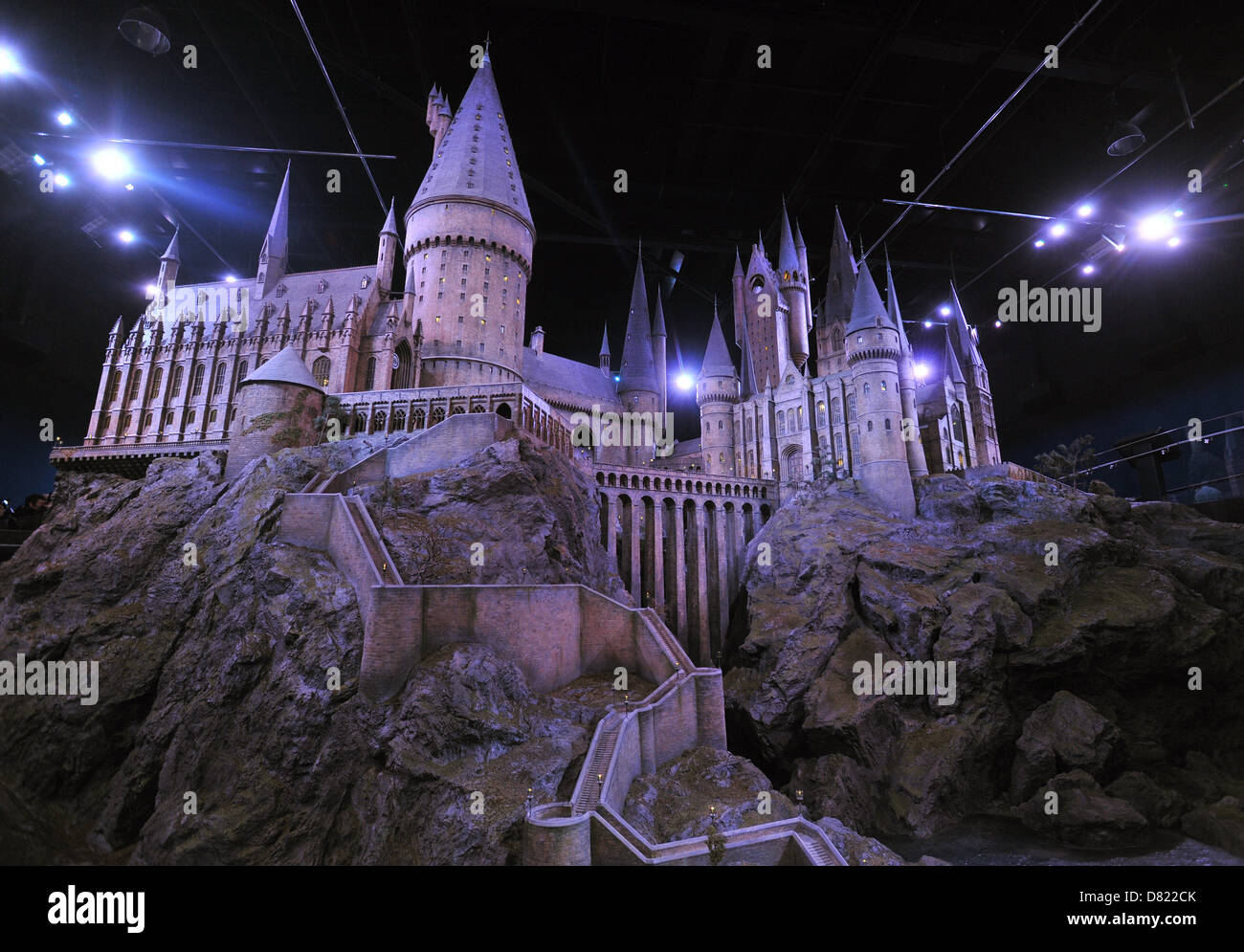 The Making of Harry Potter - Hogwarts Castle scale model media viewing ...