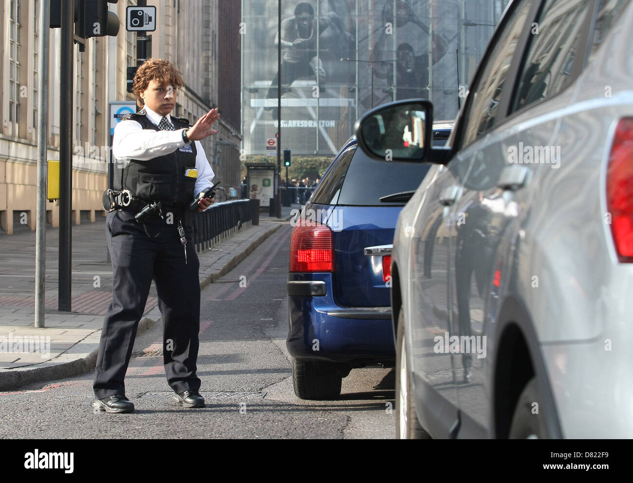 Police cordon off the roads around King's College, London after reports ...