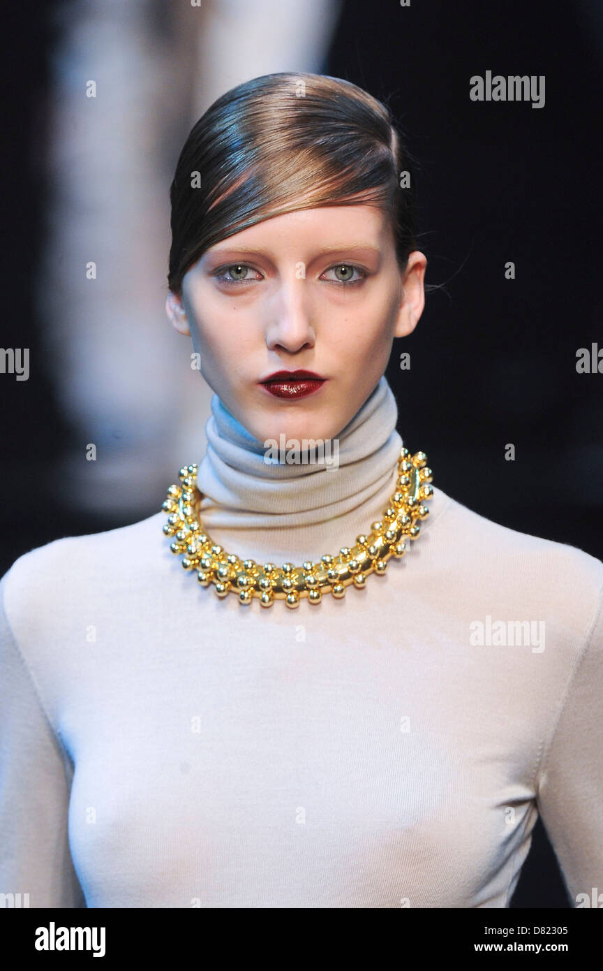 Model Paris Fashion Week Fall/Winter 2012 - Guy Laroche - Runway Paris ...