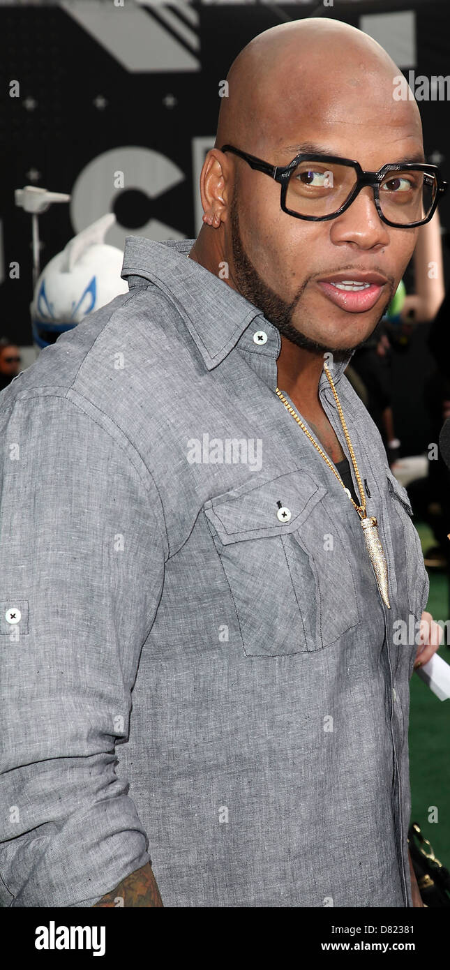 Flo Rida 2012 Cartoon Network Hall of Game Awards at Barker Hangar ...