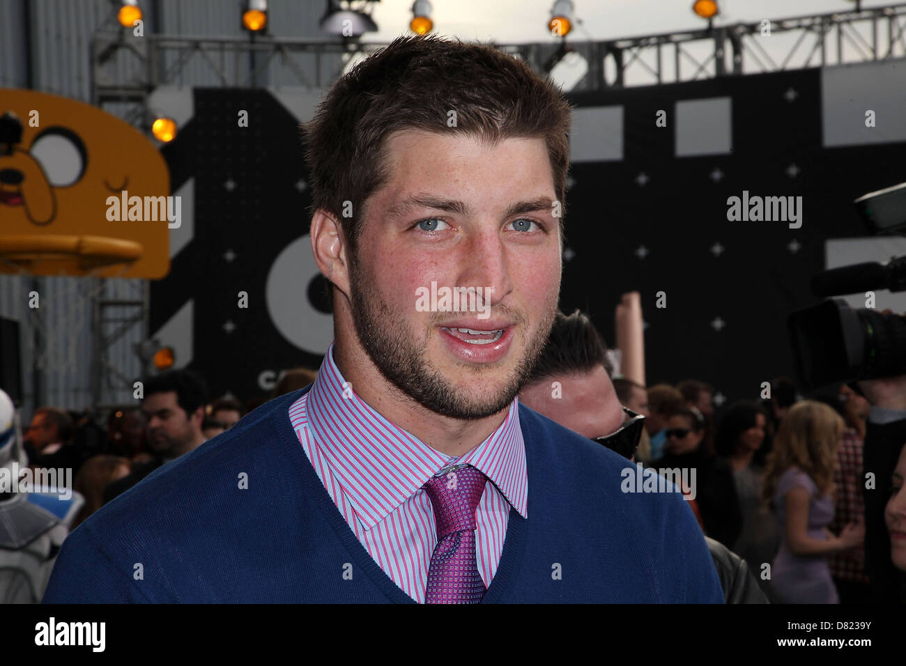 Tim Tebow 2012 Cartoon Network Hall of Game Awards at Barker Hangar ...