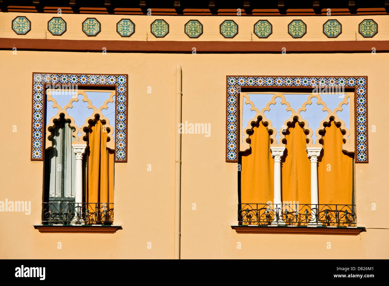 Architecture moorish windows hi-res stock photography and images - Alamy