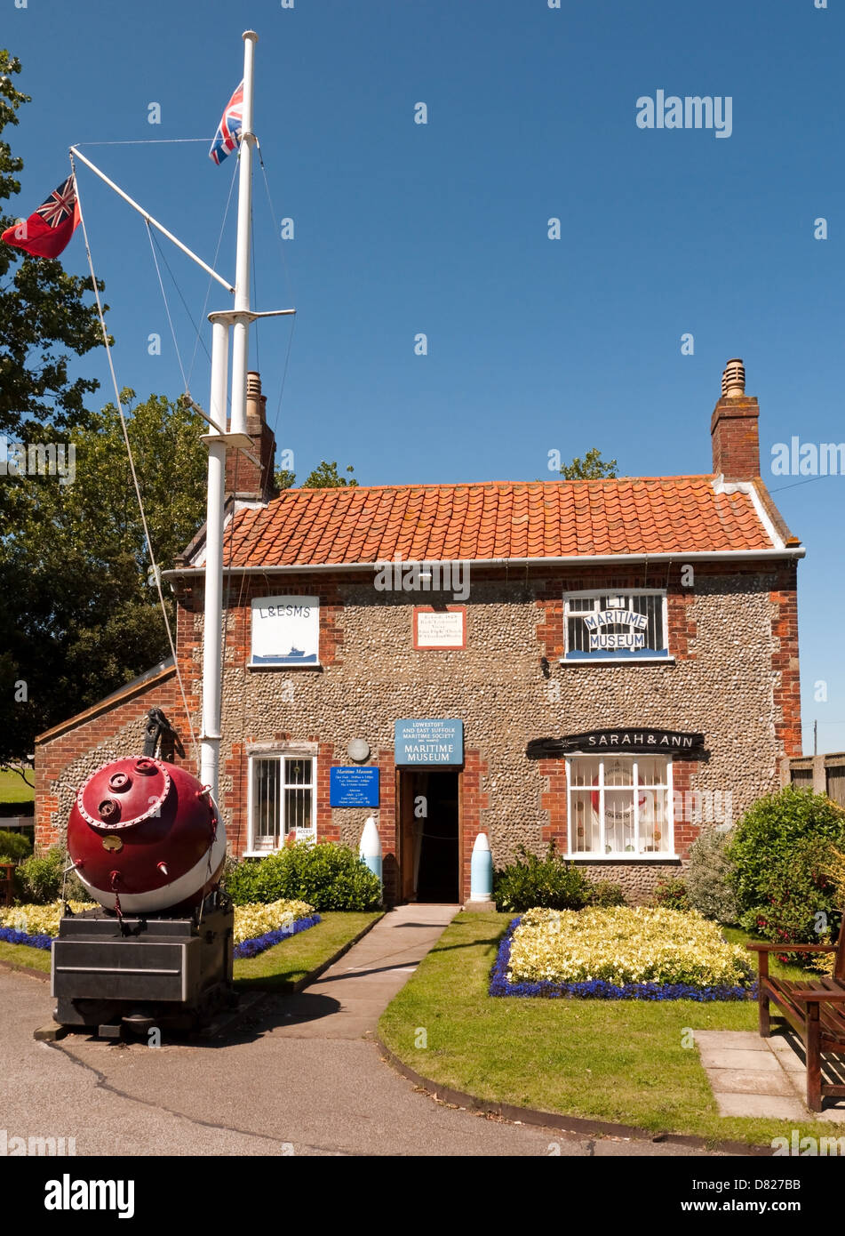Lowestoft maritime museum sparrows nest hi-res stock photography and ...