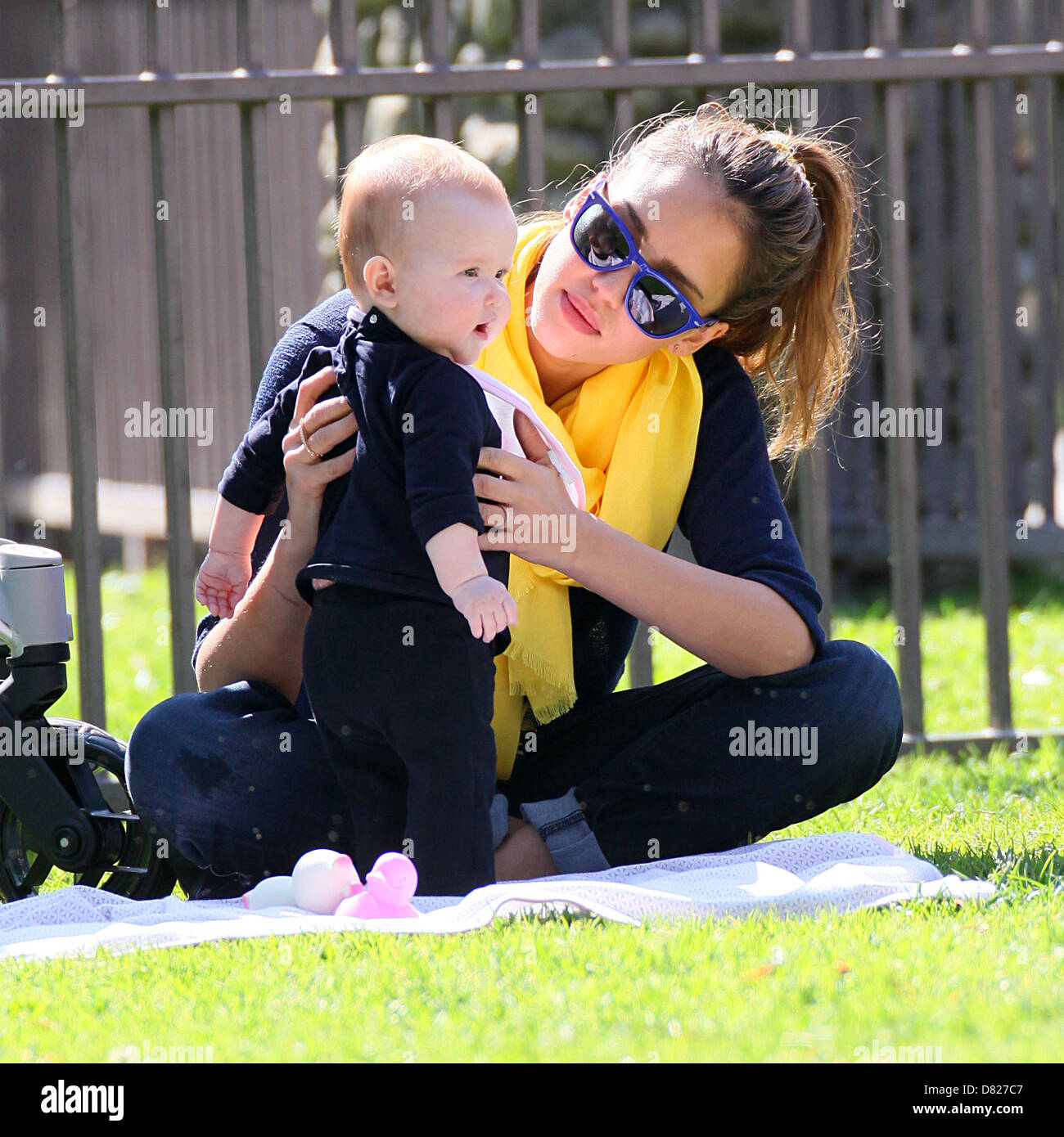 Jessica Alba with new daughter Haven Warren spending the day in the ...