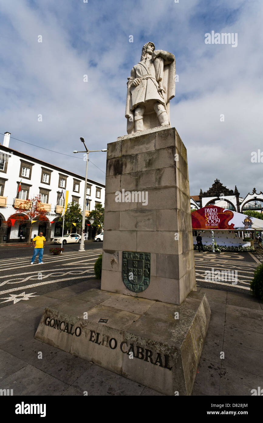 Ponta delgada monument statue hi-res stock photography and images - Alamy