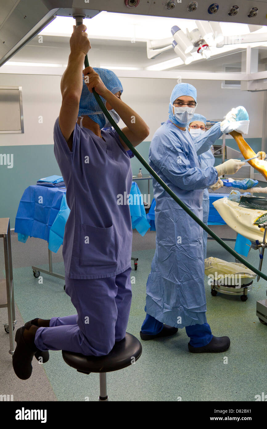 Man anaesthetic surgical hi-res stock photography and images - Alamy