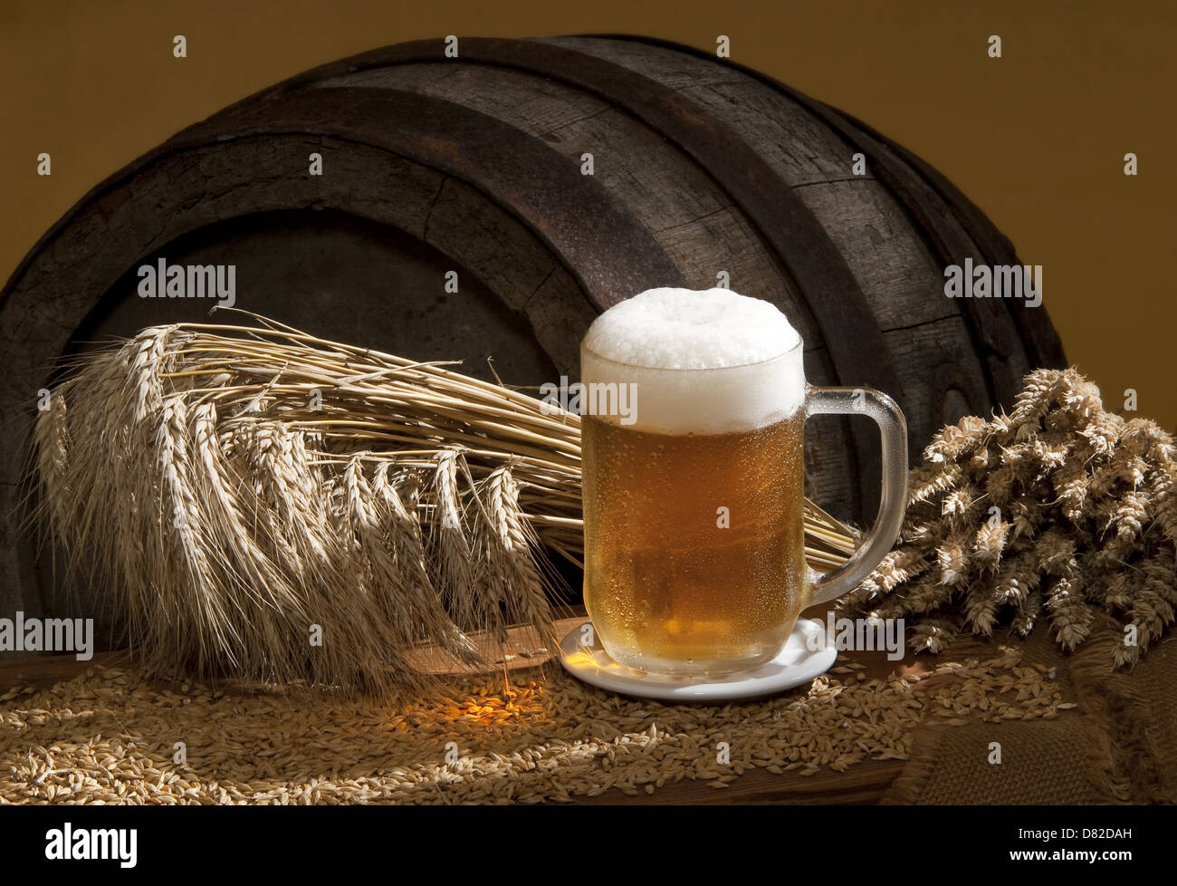 Pint of bitter ale hi-res stock photography and images - Alamy