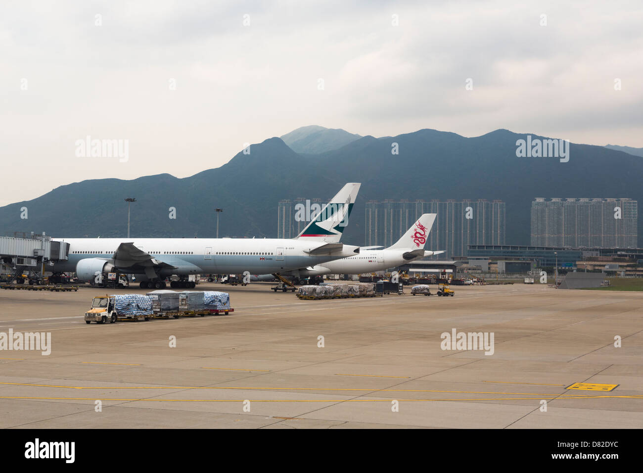 Cathay Pacific and China airlines airplanes in Hong Kong international ...