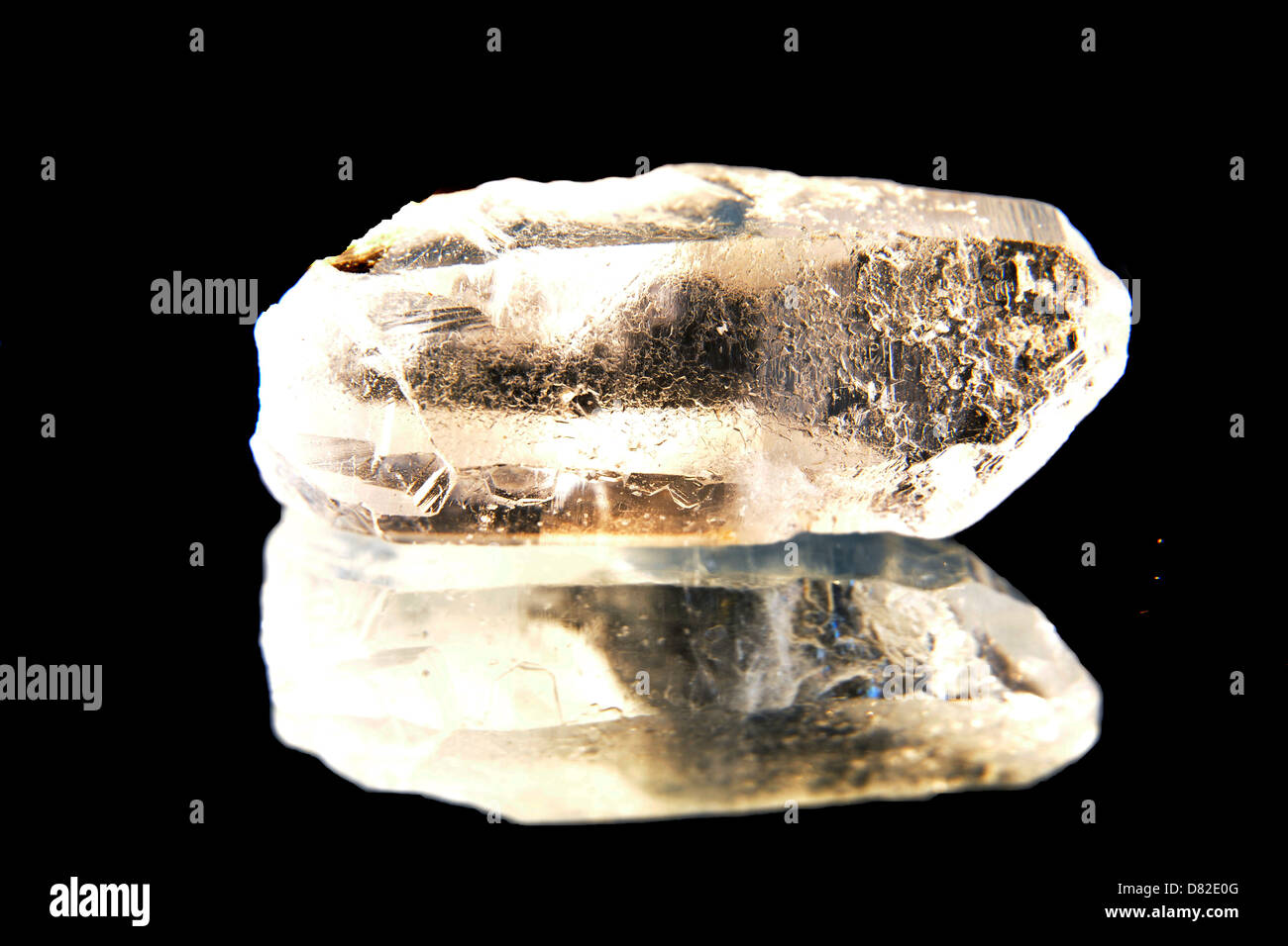 Quartz crystal hi-res stock photography and images - Alamy
