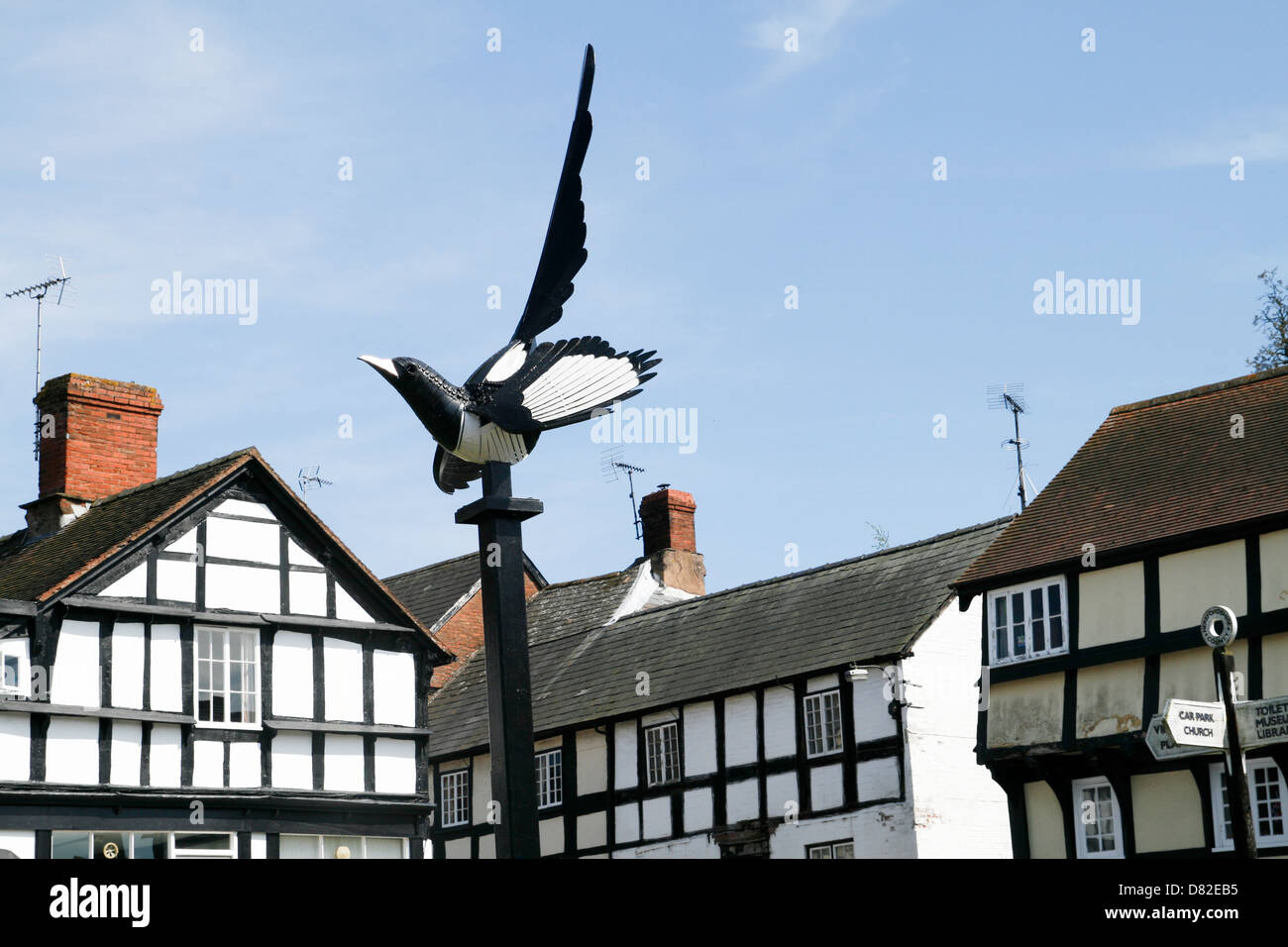 Magpie sculpture Black and White Village Trail Weobley Herefordshire ...