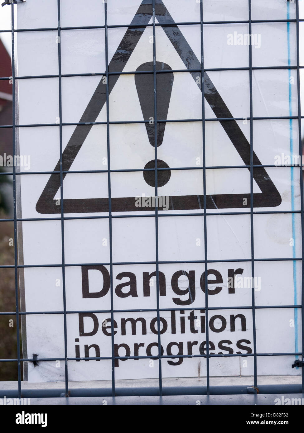 Demolition sign hi-res stock photography and images - Alamy