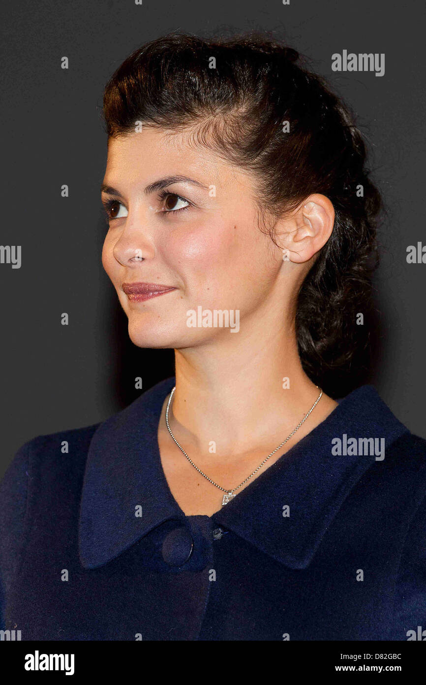 Audrey Tautou attends a photocall to present the film 'La delicatesse ...