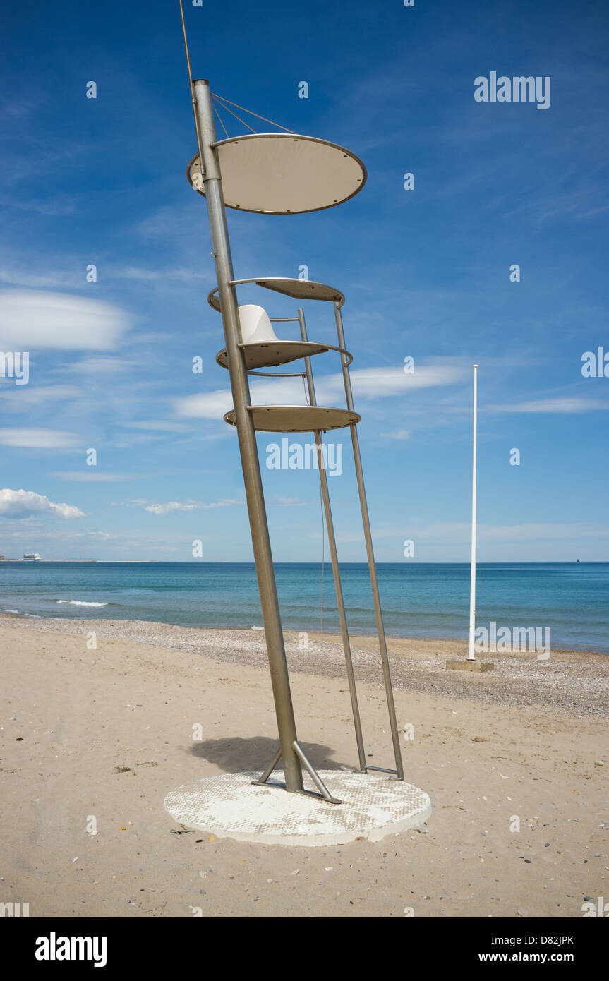 Lifeguard seat on a sunny Mediterranean resort beach Stock Photo - Alamy