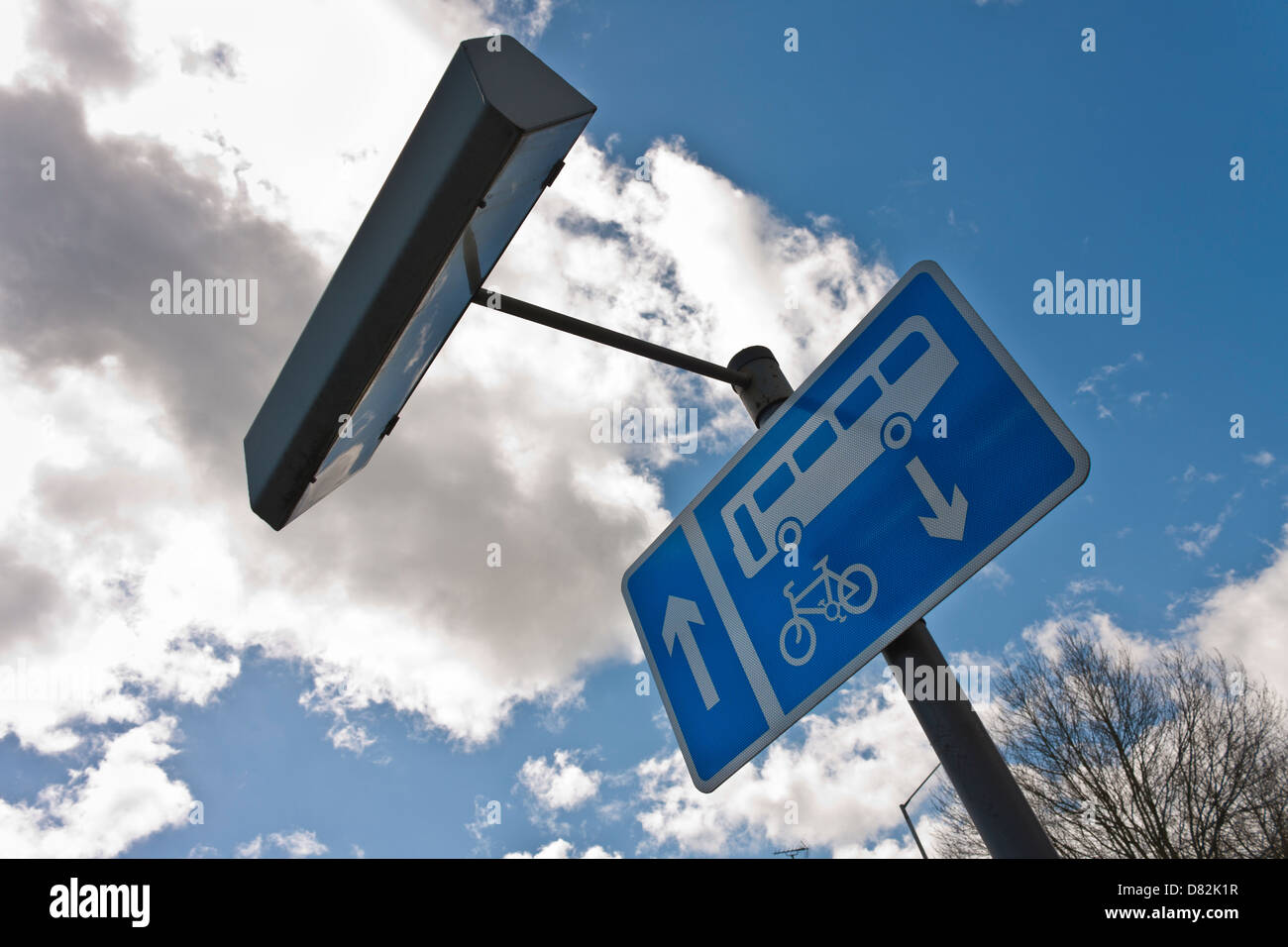 Bus lane sign hi-res stock photography and images - Alamy