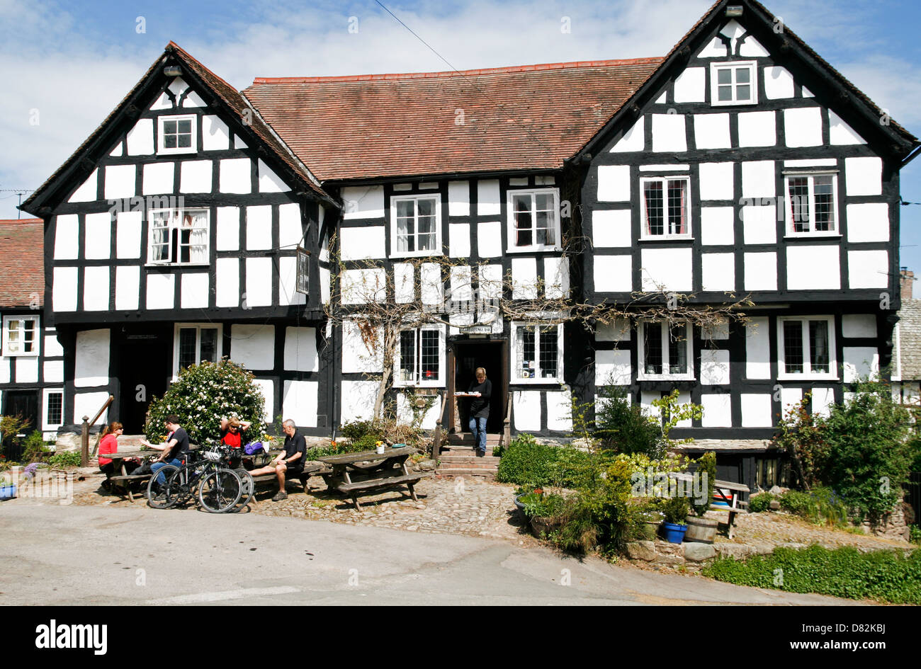 New Inn timber framed Black and White Village Trail Pembridge ...