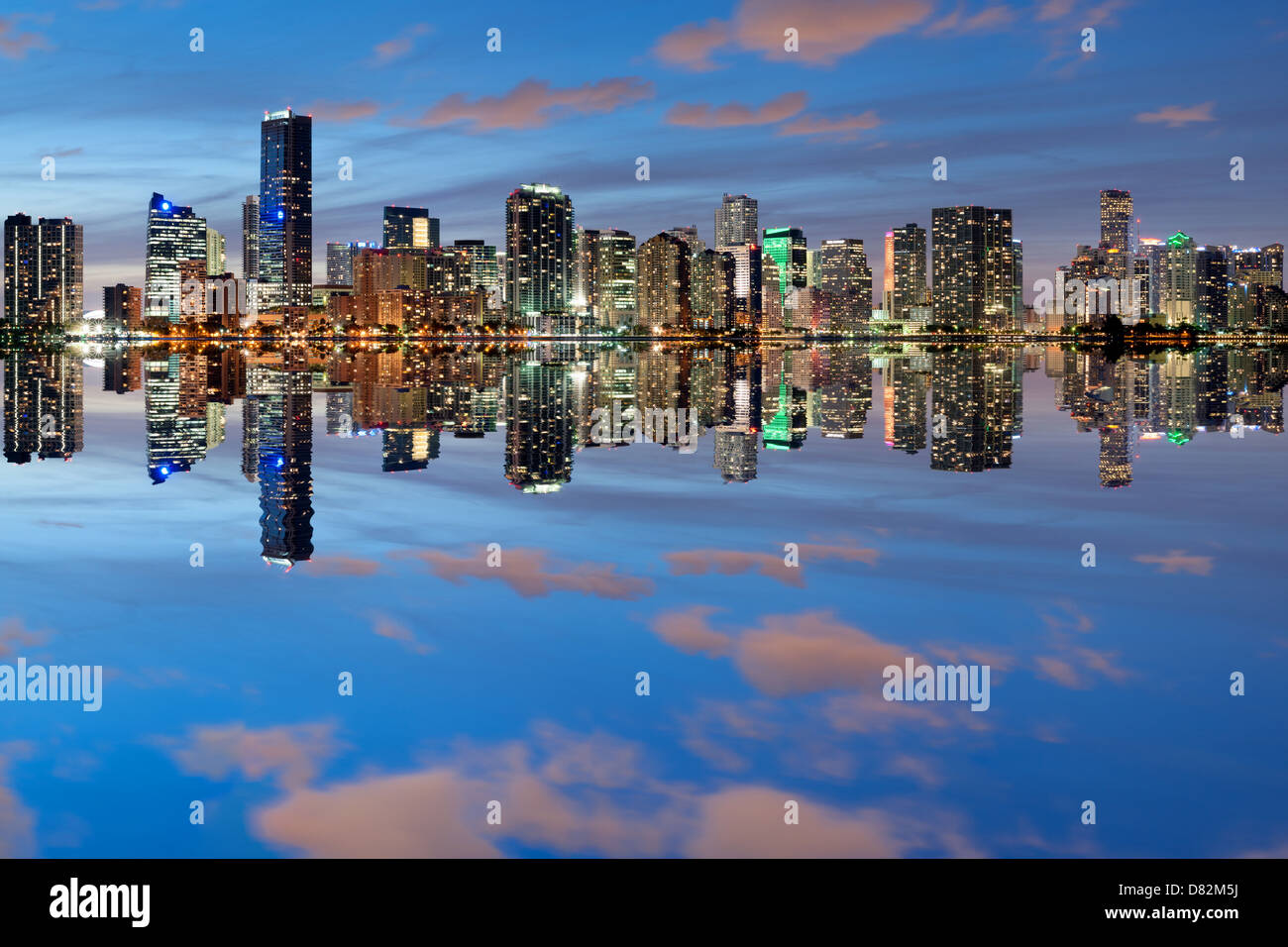 Miami skyline hi-res stock photography and images - Alamy