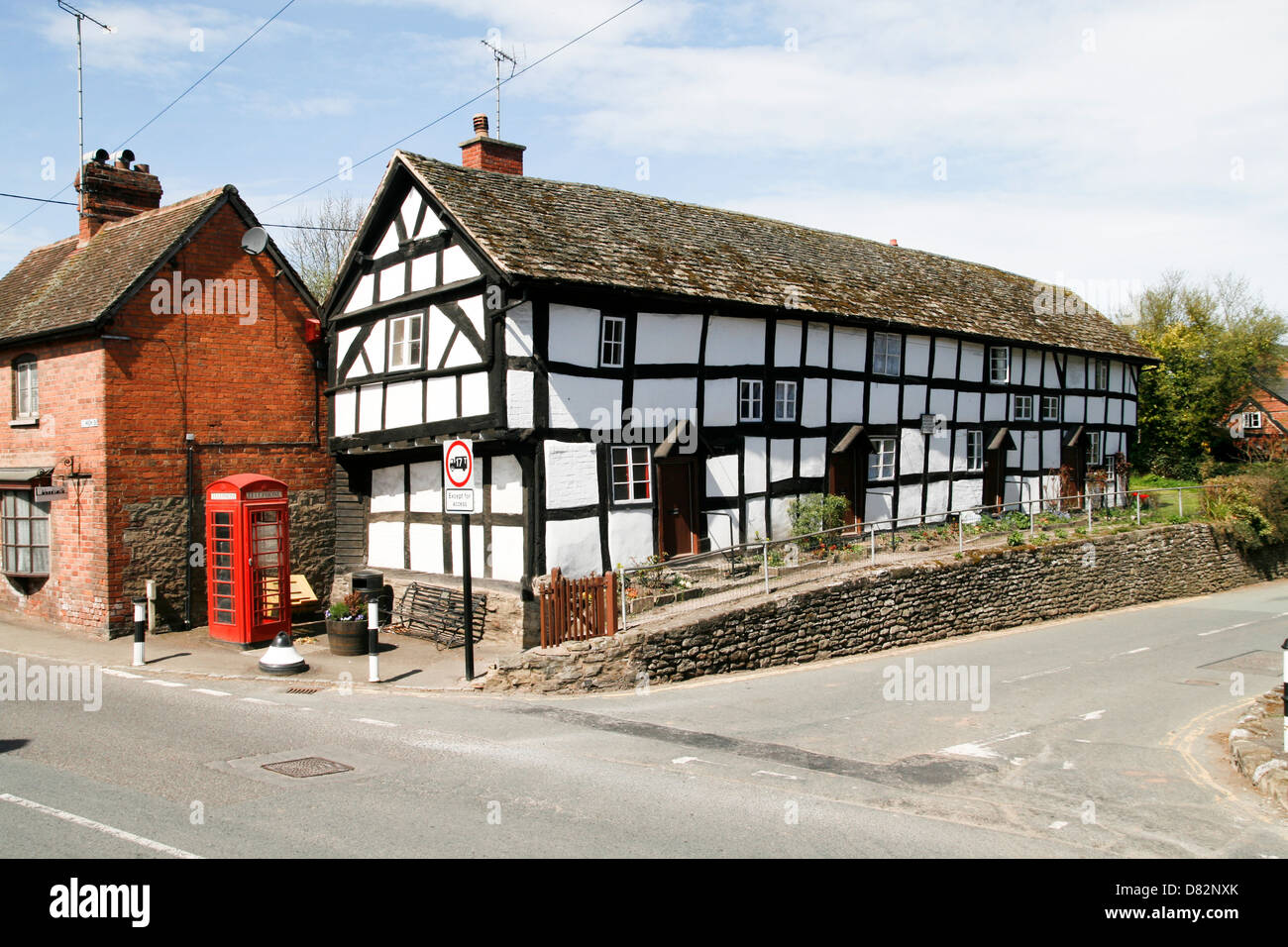 Duppa Alms Houses 1661 Black and White Village Trail Pembridge ...