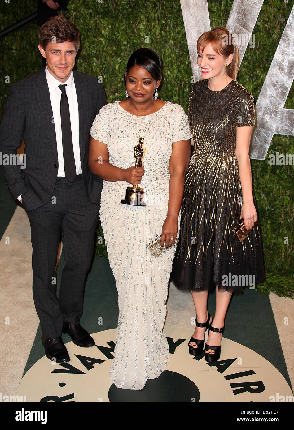 Chris Lowell And Girlfriend