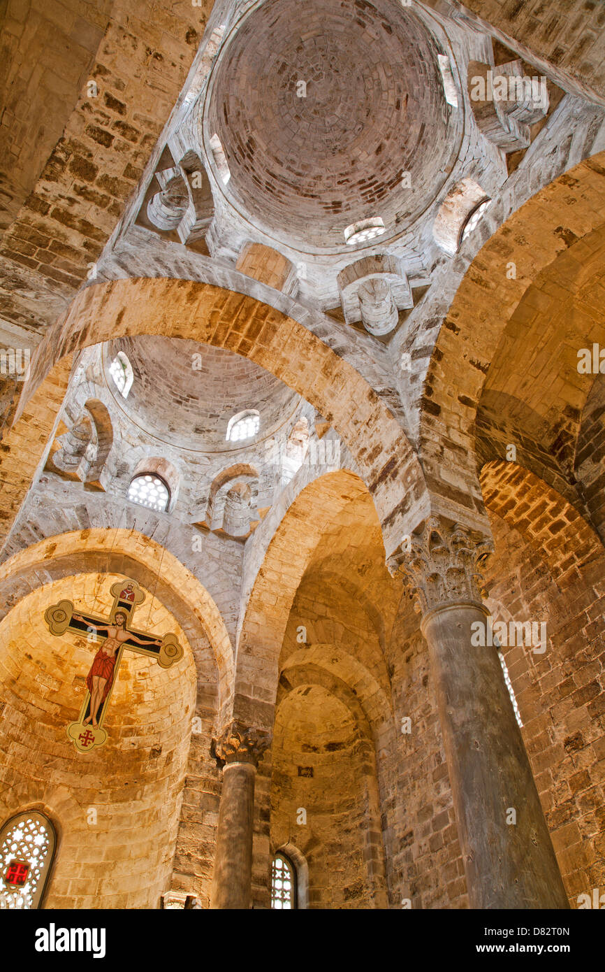 Romanic build hi-res stock photography and images - Alamy