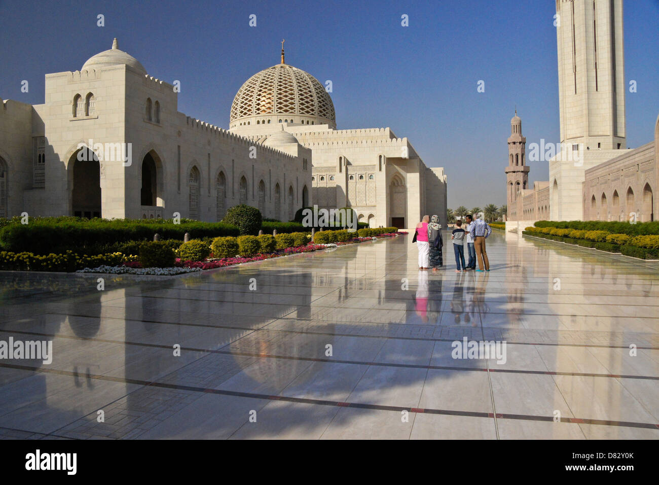 Sultan Qaboos Grand Mosque, Muscat, Oman Stock Photo - Alamy
