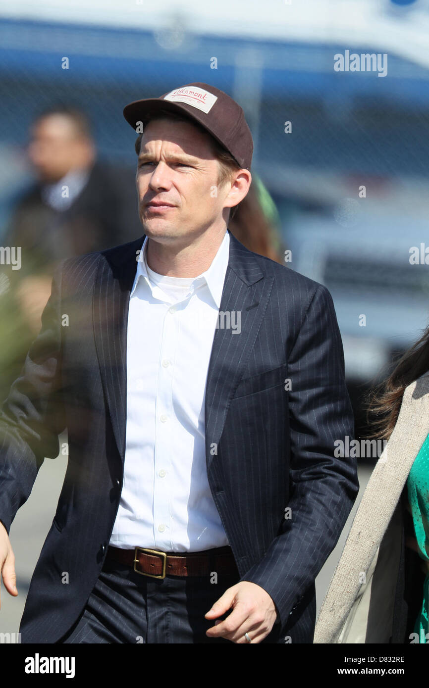 Ethan Hawke 27th Annual Independent Spirit Awards - Outside Arrivals ...