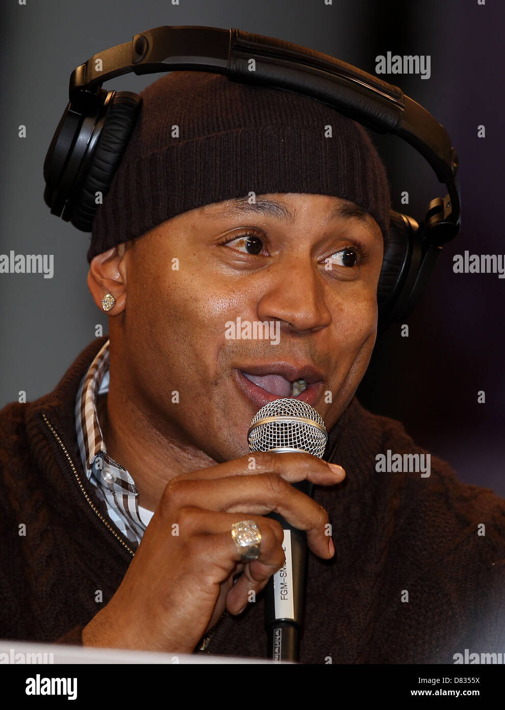 Ll cool j on stage hi-res stock photography and images - Alamy