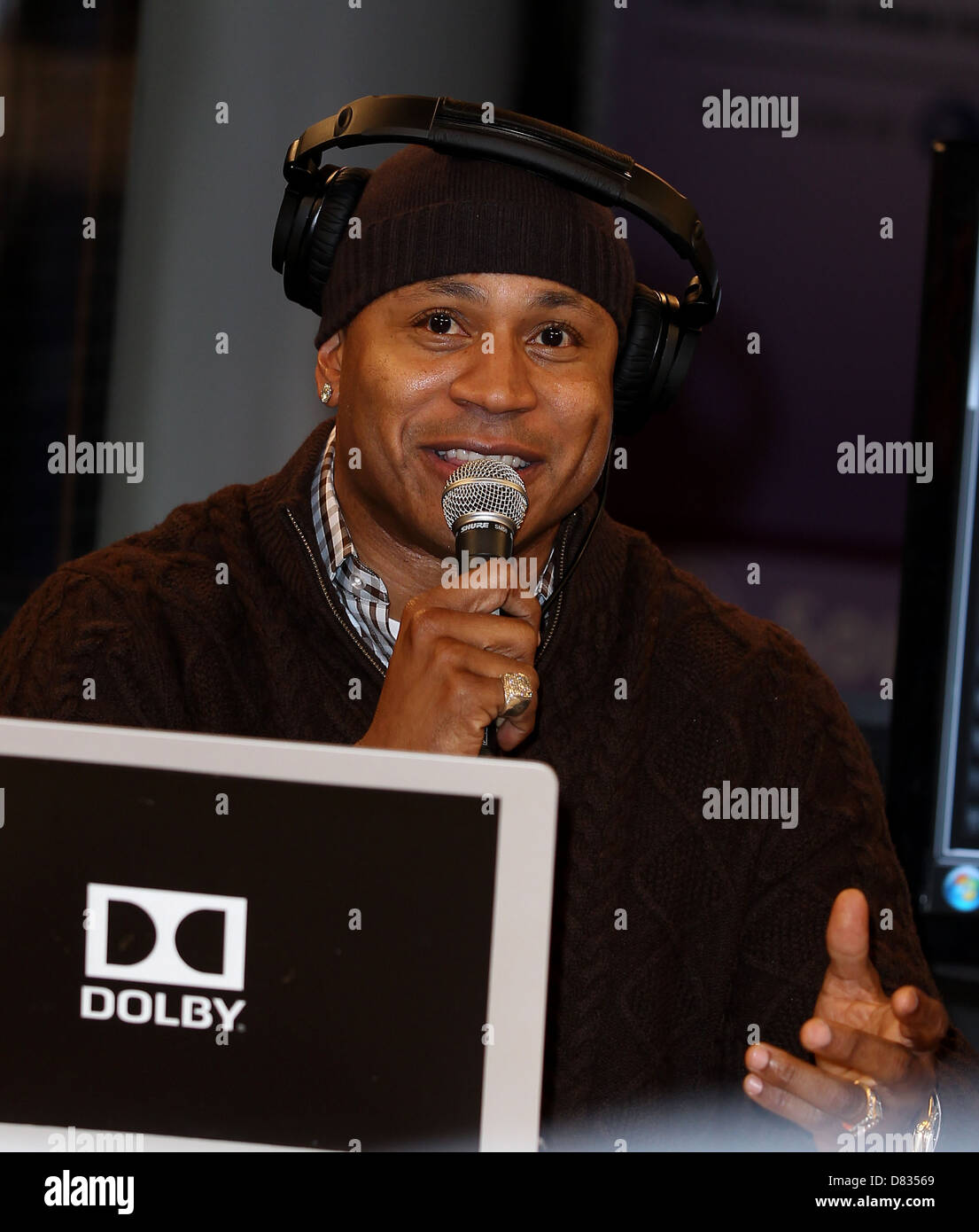 Ll cool j on stage hi-res stock photography and images - Alamy
