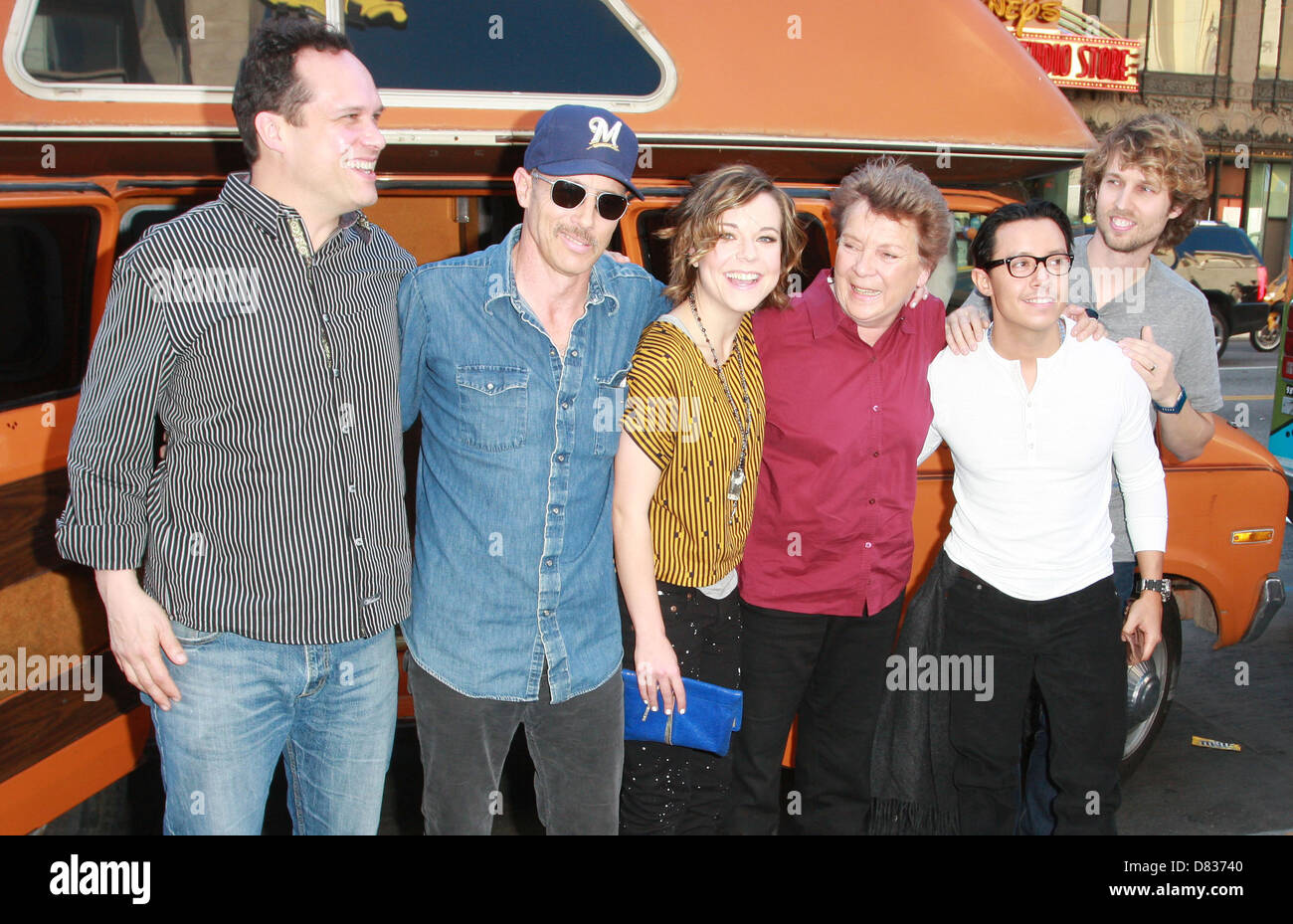 Diedrich Bader, Jon Gries, Tina Majorino, Sandy Martin, Efren Ramirez ...