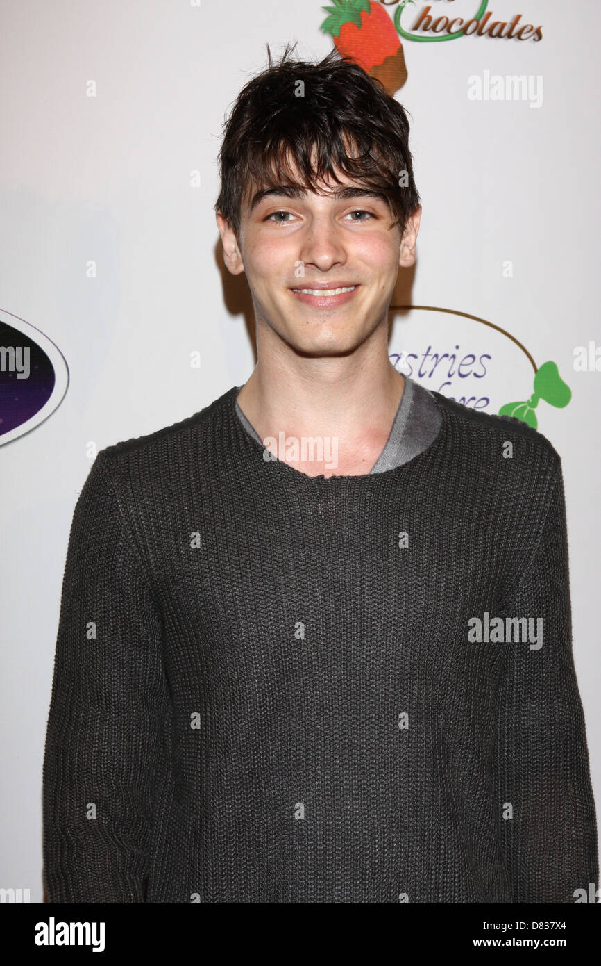 Alexander Newton How Sweet It Is Pre-Grammy Red Carpet Celebration at ...