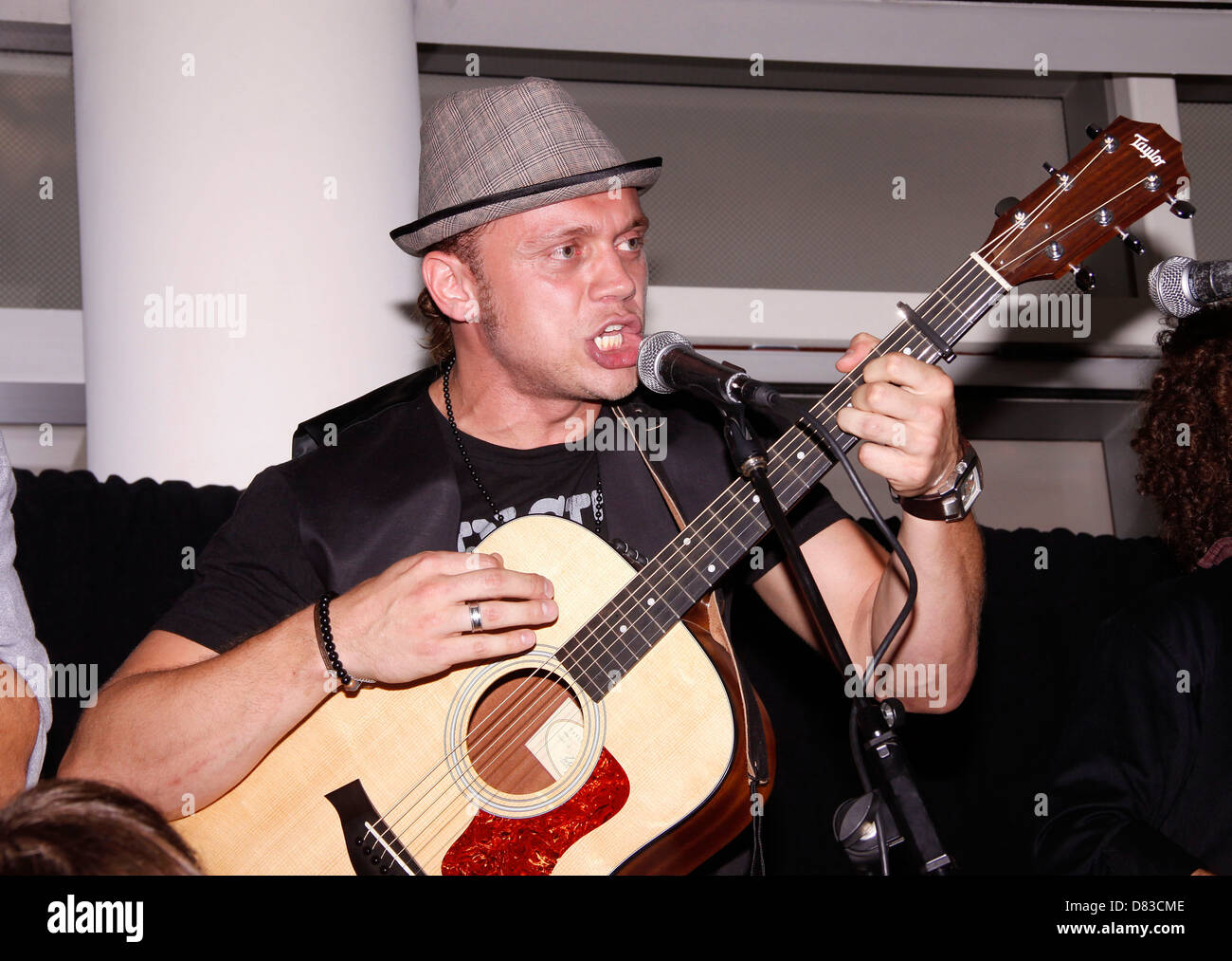 Matt DeAngelis The cast of the national tour of the Broadway musical ...