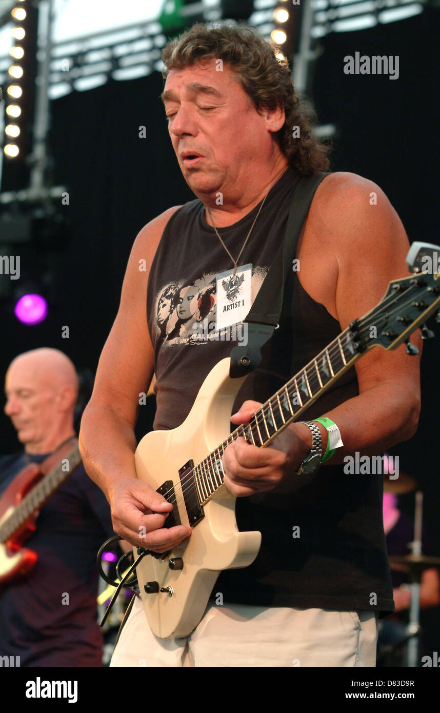 Dennis stratton iron maiden hi-res stock photography and images - Alamy