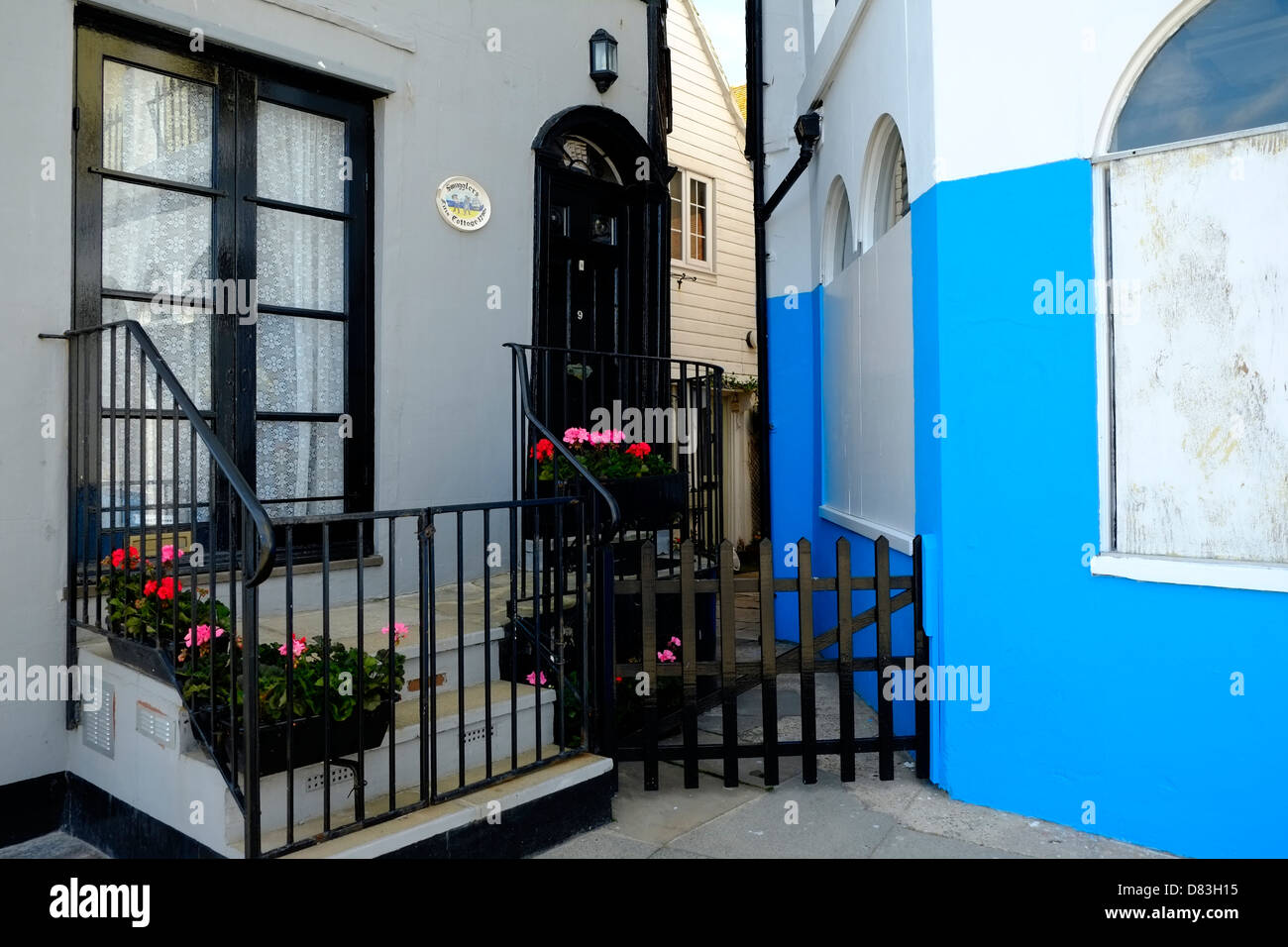 Uk corner house hi-res stock photography and images - Alamy