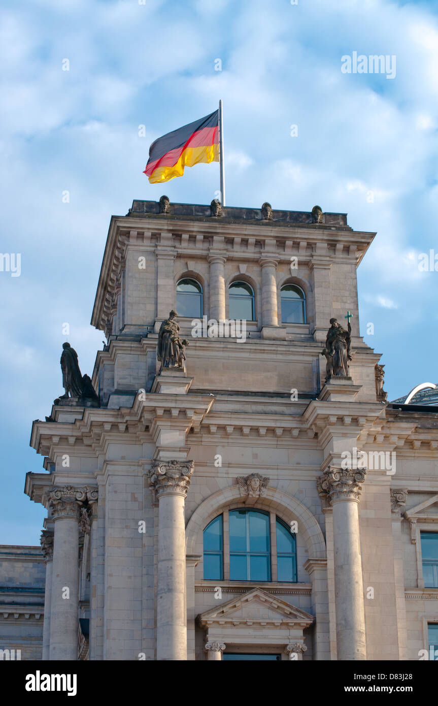 German flag on the roof of government building Stock Photo - Alamy