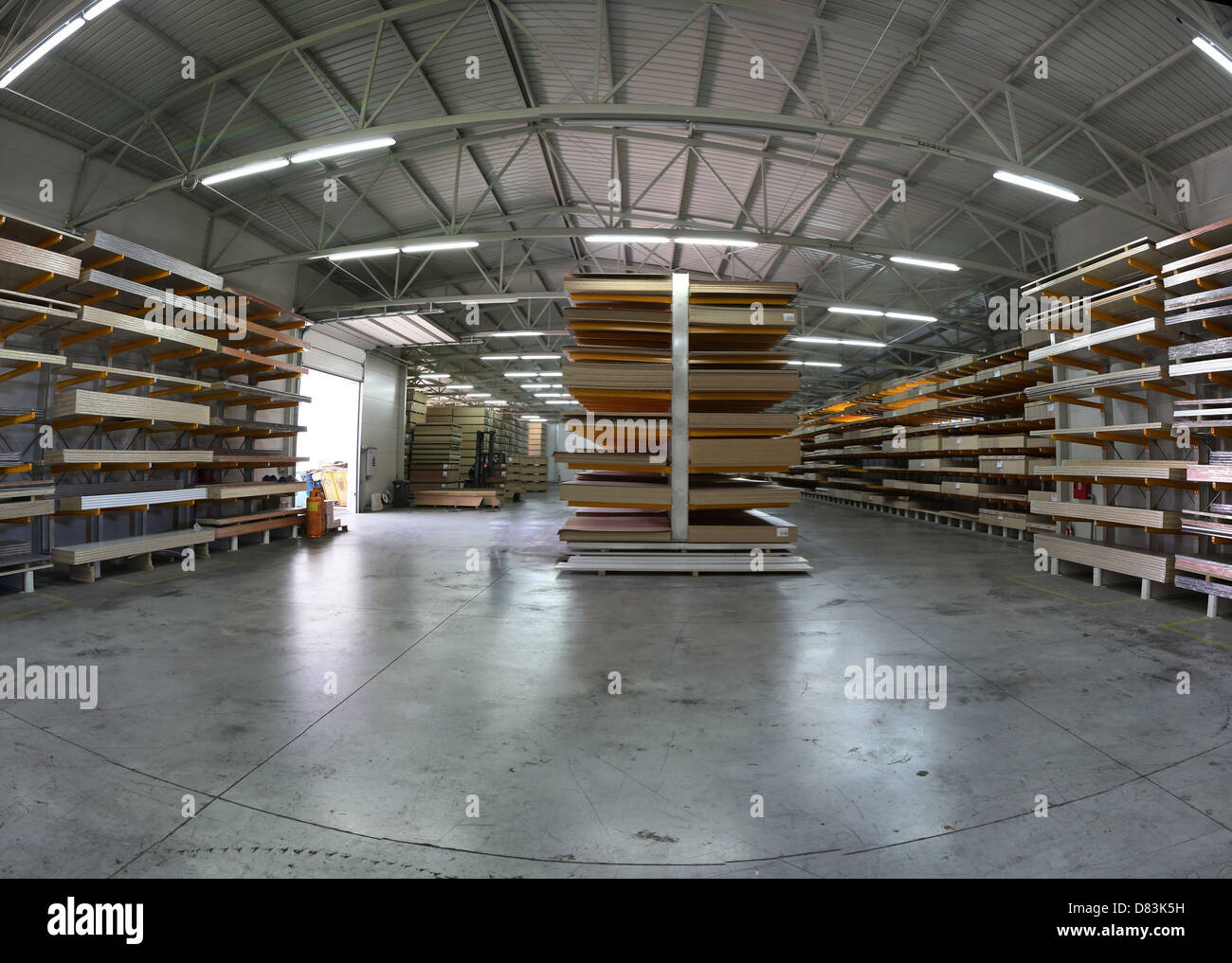 Clean warehouse hi-res stock photography and images - Alamy