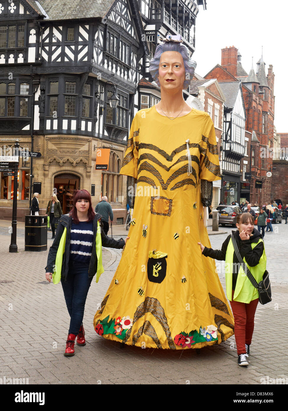 Giant replica Queen Elizabeth II in Chester Cheshire UK Stock Photo - Alamy