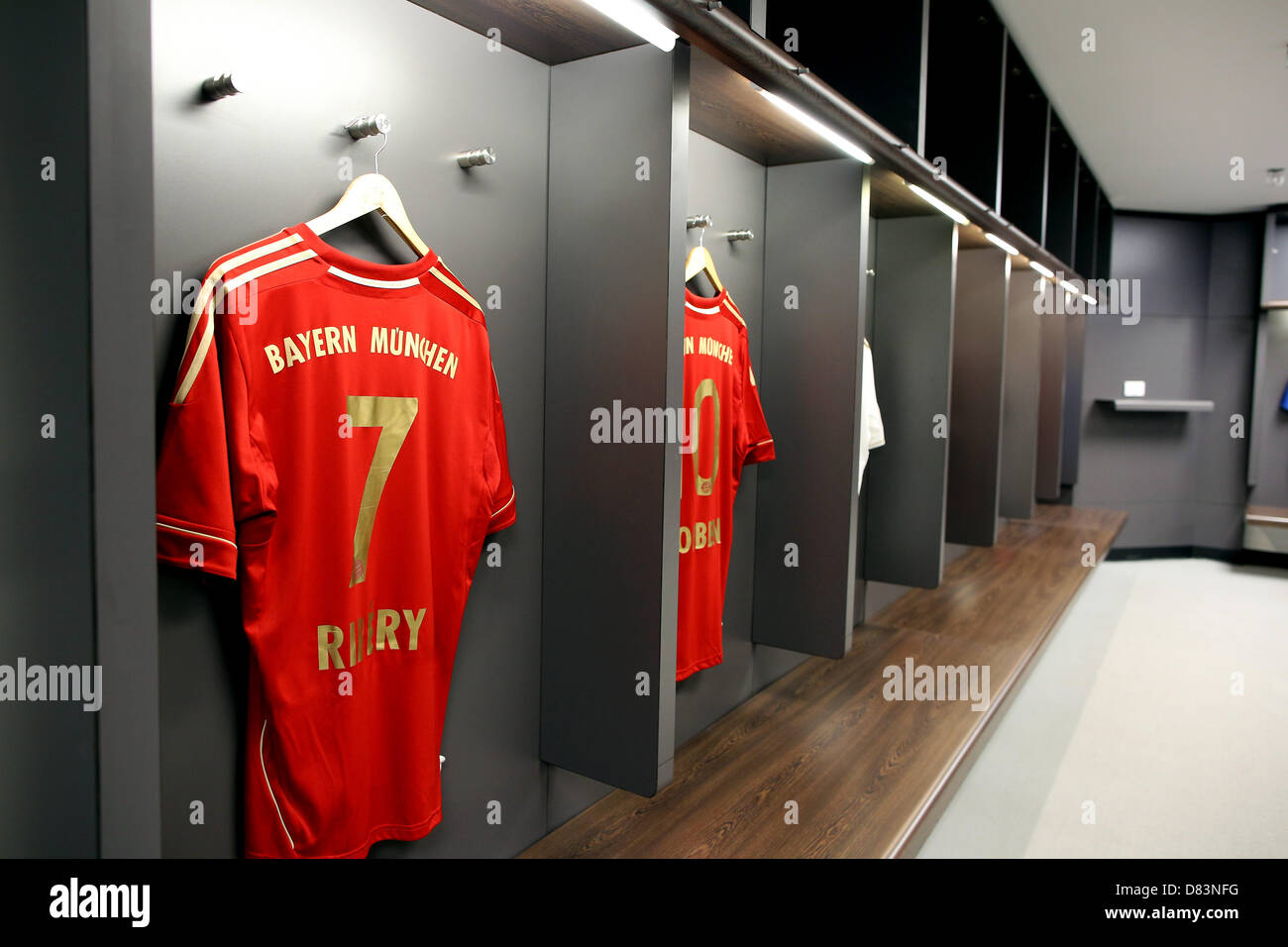 Soccer jerseys of players Franck Ribery (L) and Arjen Robben of FC ...