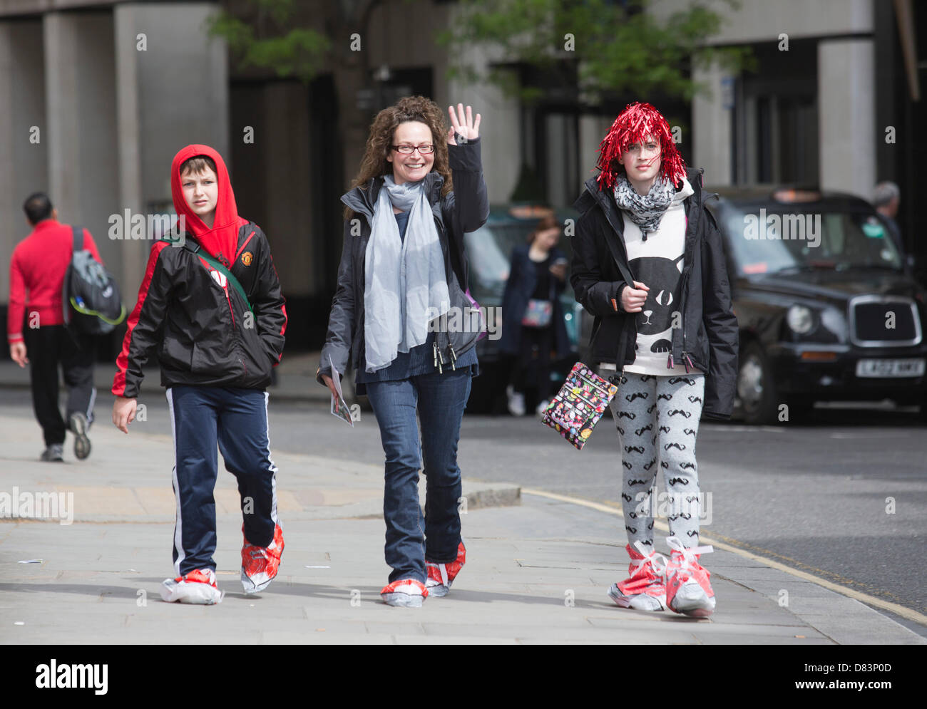 Red cross charity uk hi-res stock photography and images - Alamy
