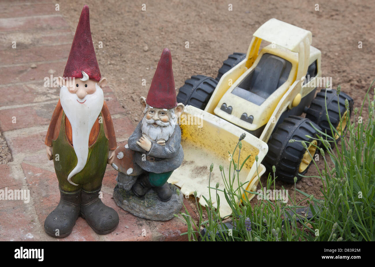 Gnomes allowed at chelsea flower show hi-res stock photography and ...
