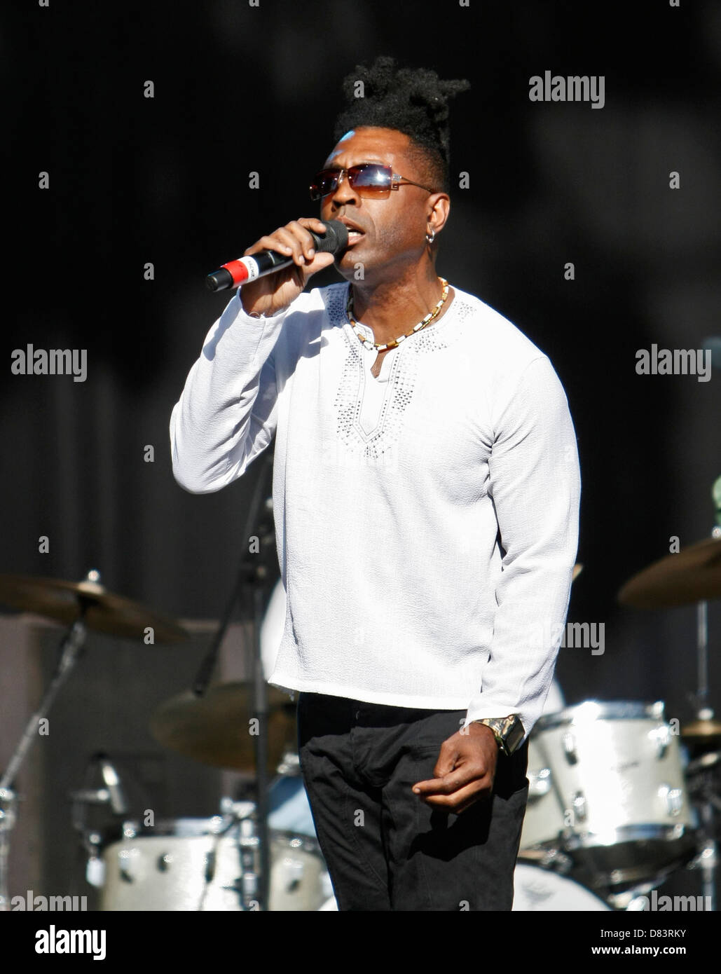 OMAR singing with the cuban brothers live on stage at bestival festival ...