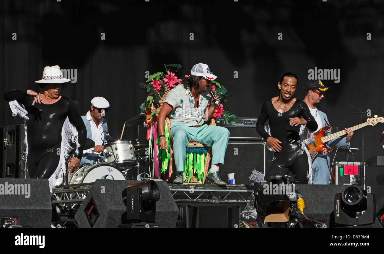 Miguel Mantovani , the cuban brothers live on stage at bestival ...