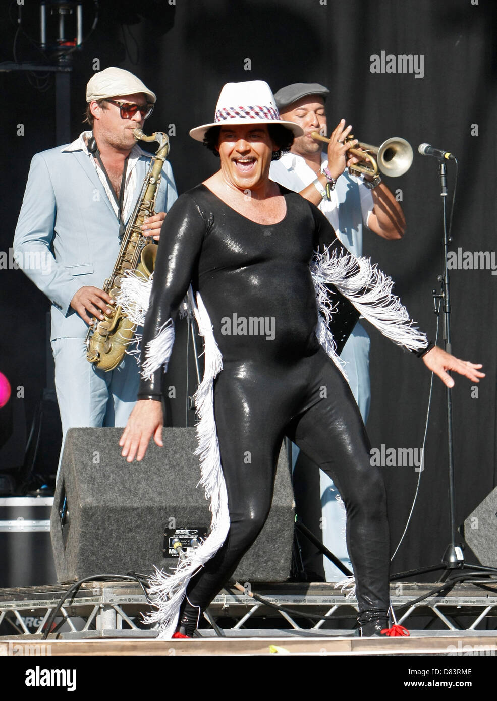 Miguel Mantovani , the cuban brothers live on stage at bestival ...