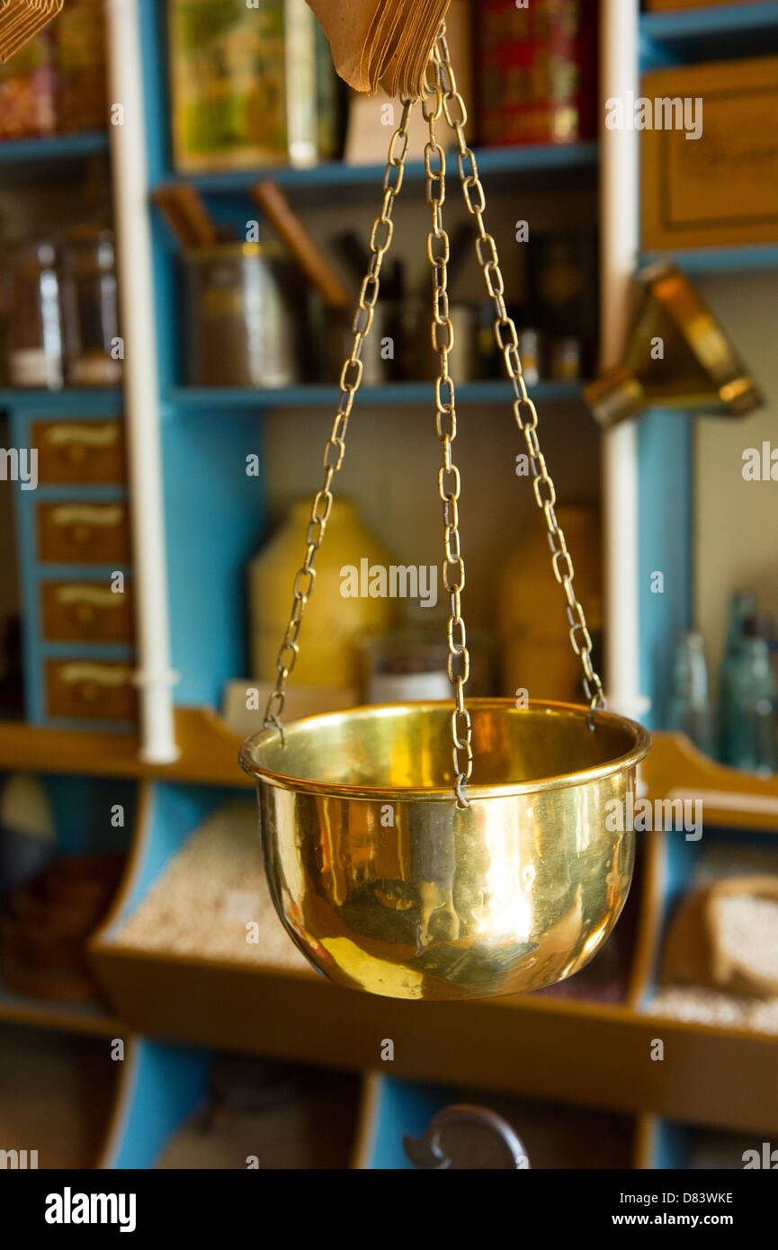 Copper scale balance hi-res stock photography and images - Alamy